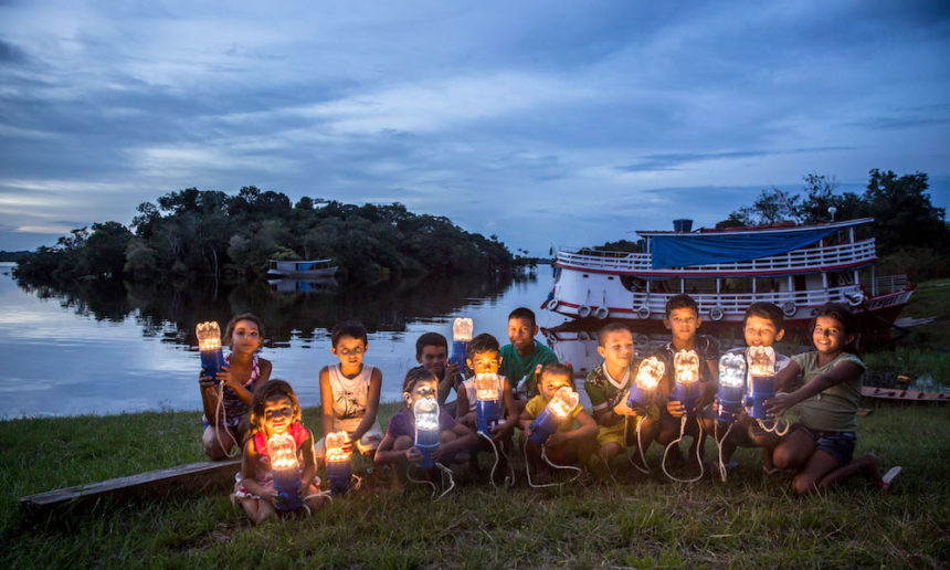 Liter of Light - Solar lamps from PET bottles to illuminate slums ...